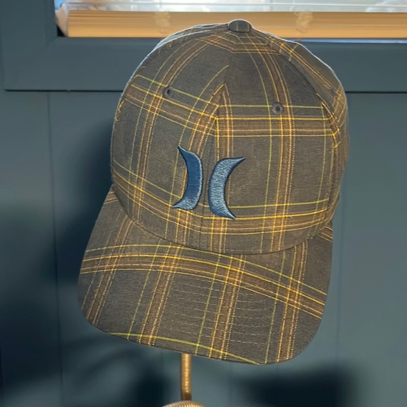 Hurley | Accessories | Hurley Hat | Poshmark